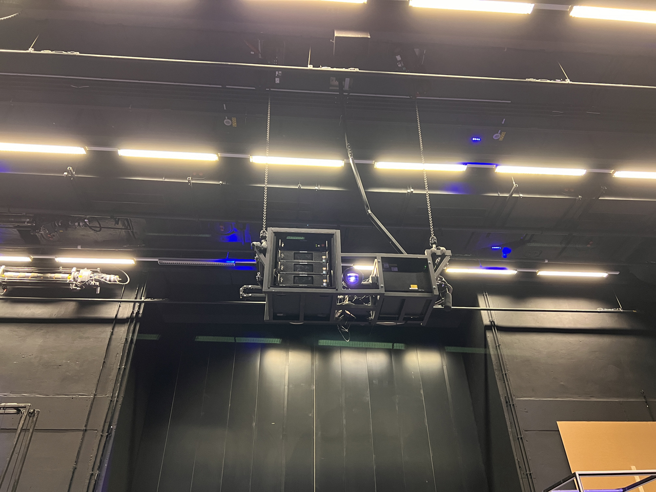 Satellite MLS projectors join audience at busy opera house | AV Magazine