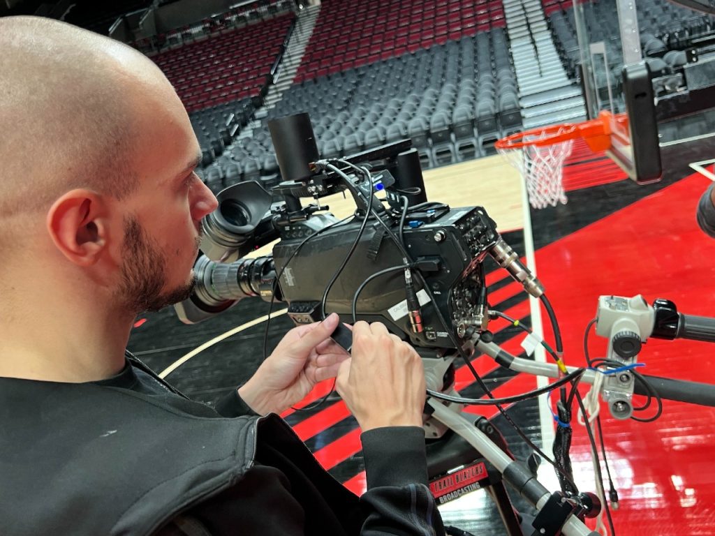 NBA team broadcasts AR graphics from handheld camera | AV Magazine