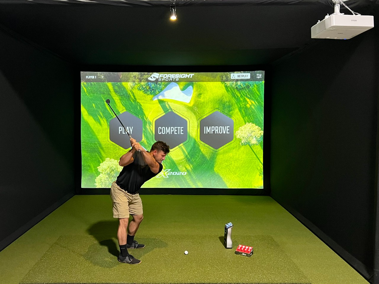 Epson projectors are driving force behind golf simulators | AV Magazine