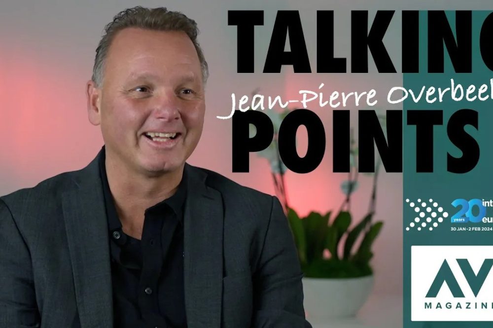 Ross Ashton produces huge projected montage of HM The Queen