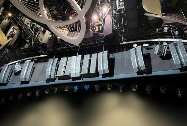 Record-breaking theatre stage adopts L-ISA spatial sound | AV Magazine