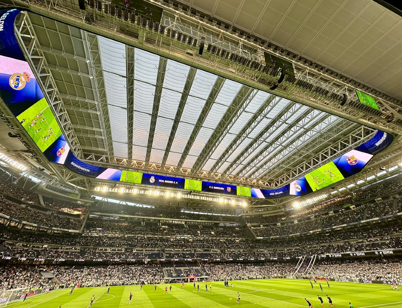Real Madrid's huge LED halo makes debut in El Clásico | AV Magazine