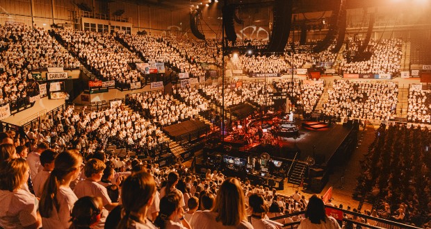 'World’s largest monitor system' supports Young Voices | AV Magazine
