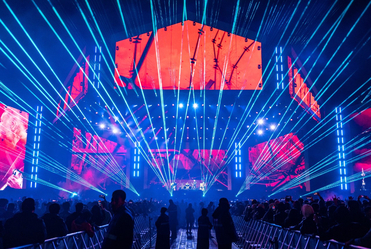 'Big Beast' Saudi stage hosts 189m-wide LED screen | AV Magazine