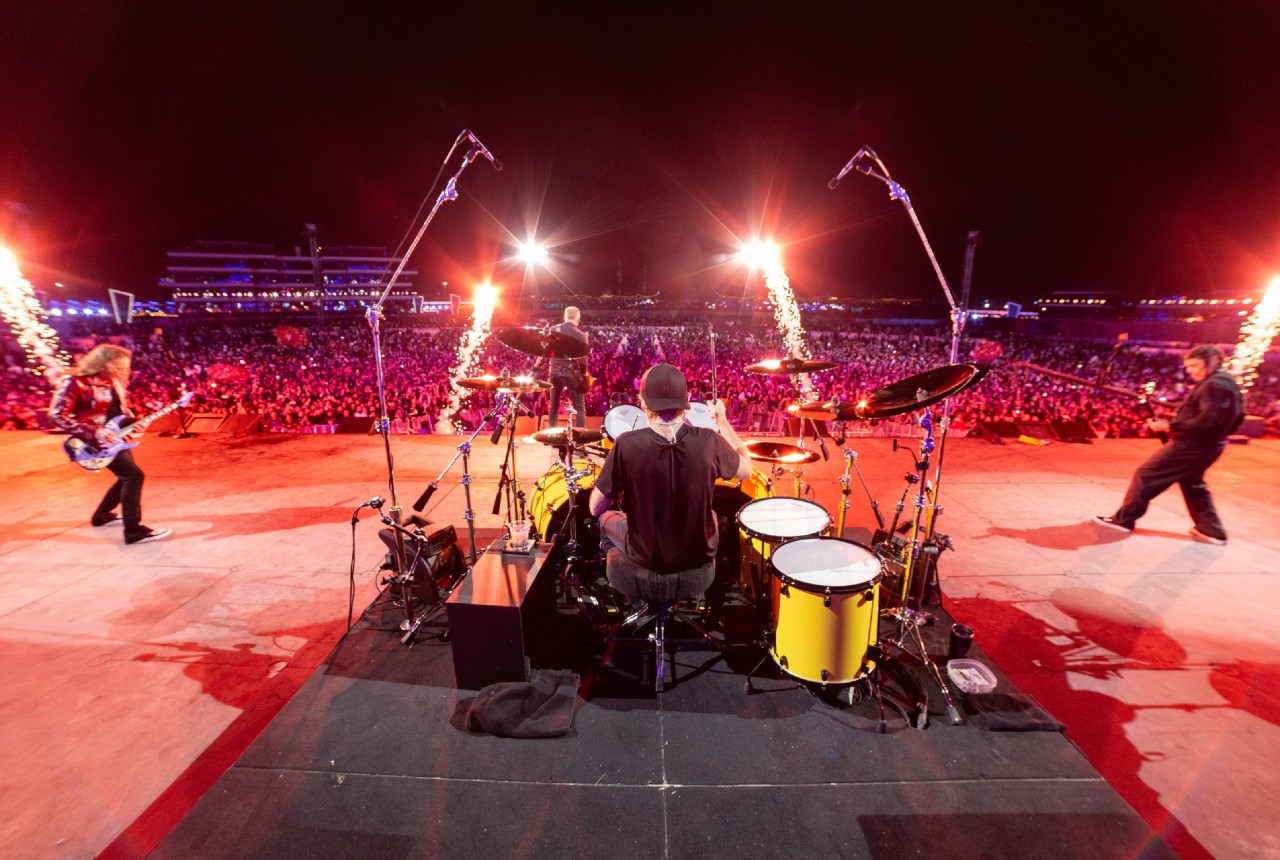 'Big Beast' Saudi stage hosts 189m-wide LED screen | AV Magazine