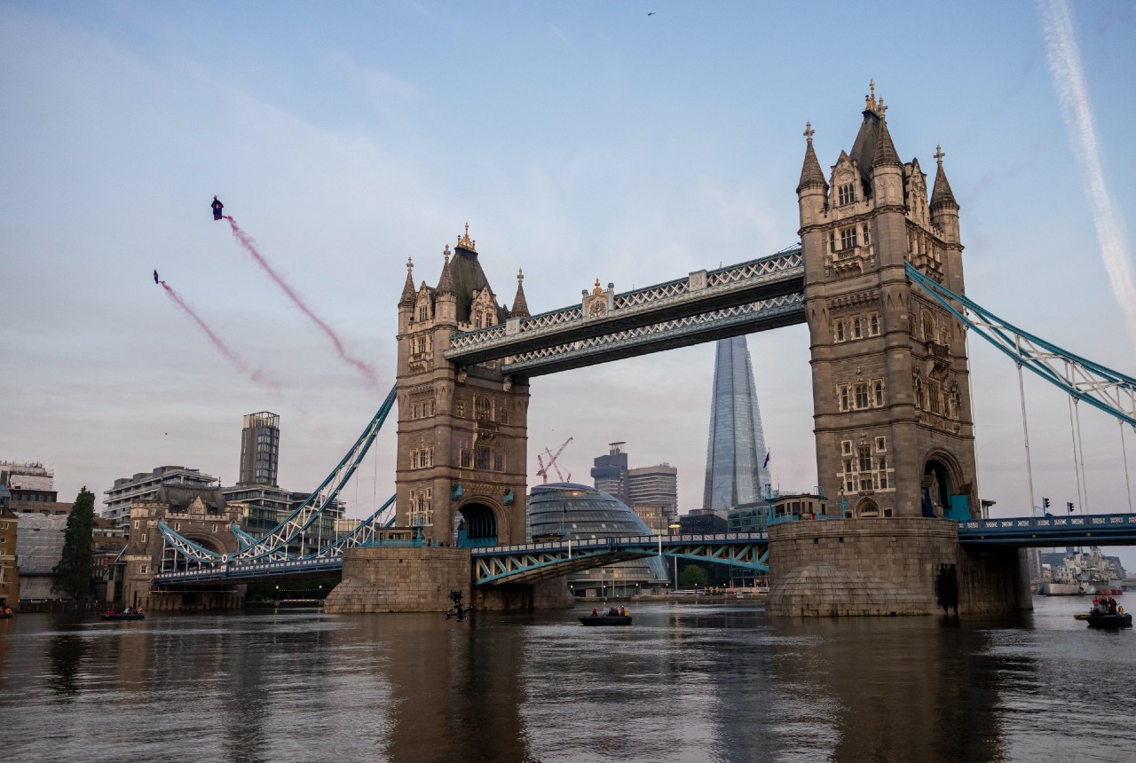 Canon captures first wingsuit flight through Tower Bridge | AV Magazine