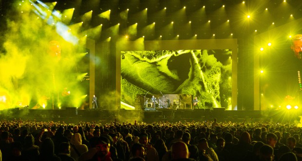 'Big Beast' Saudi stage hosts 189m-wide LED screen | AV Magazine
