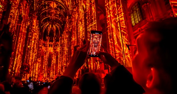 Spectacular projection mapping illuminates Paris church | AV Magazine