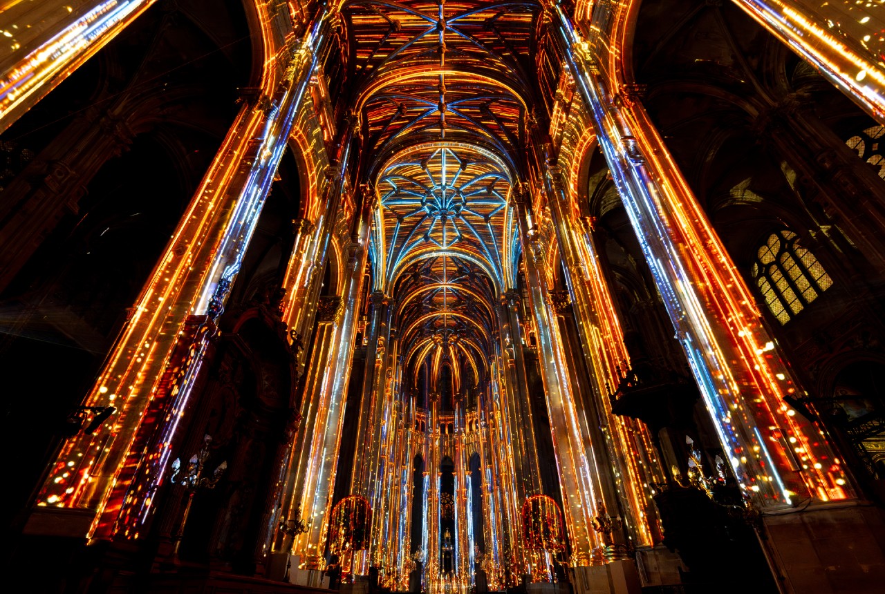 Spectacular projection mapping illuminates Paris church | AV Magazine