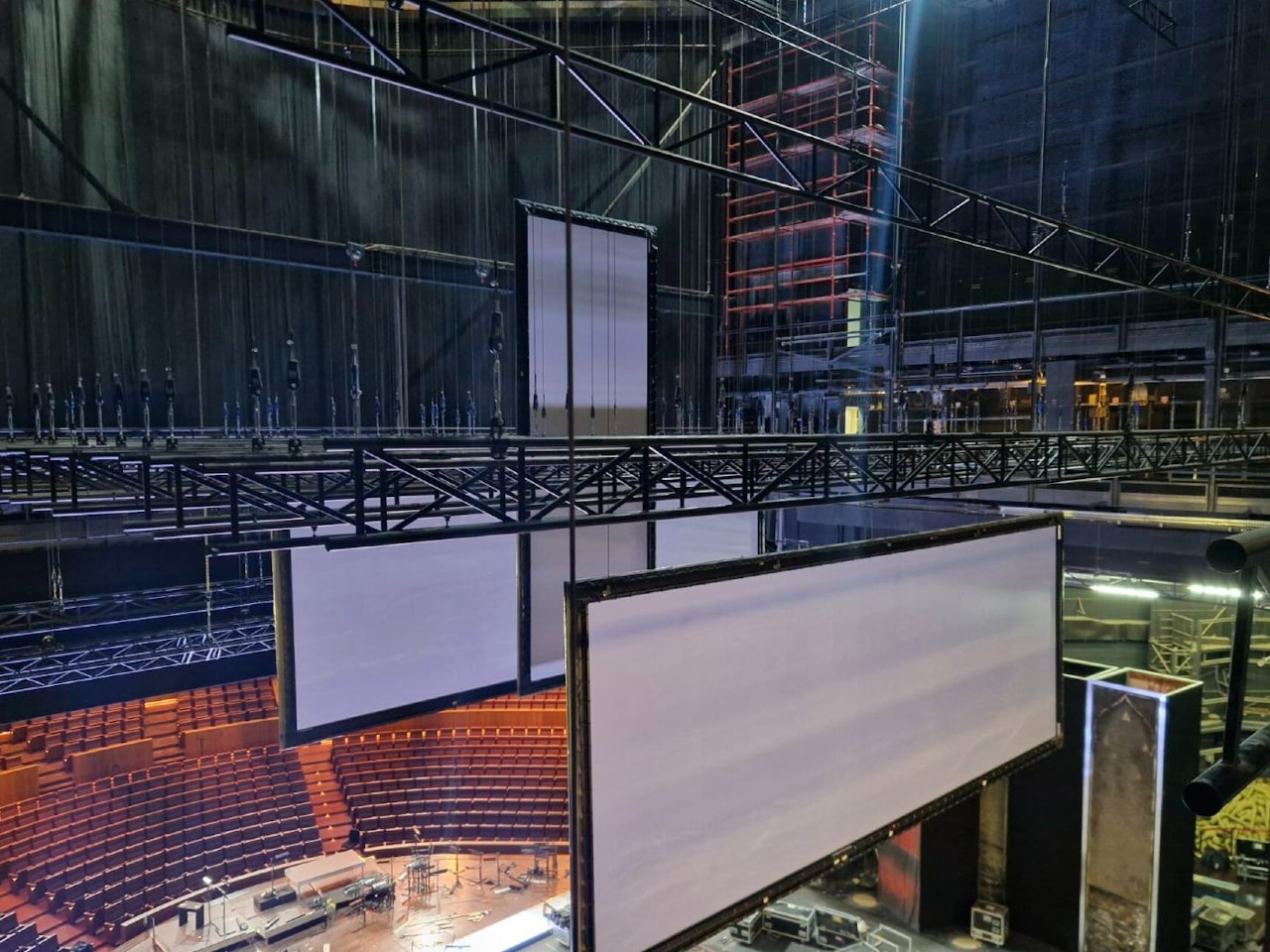 Projection adds poetic backdrop to Saudi Arabia’s first opera | AV Magazine