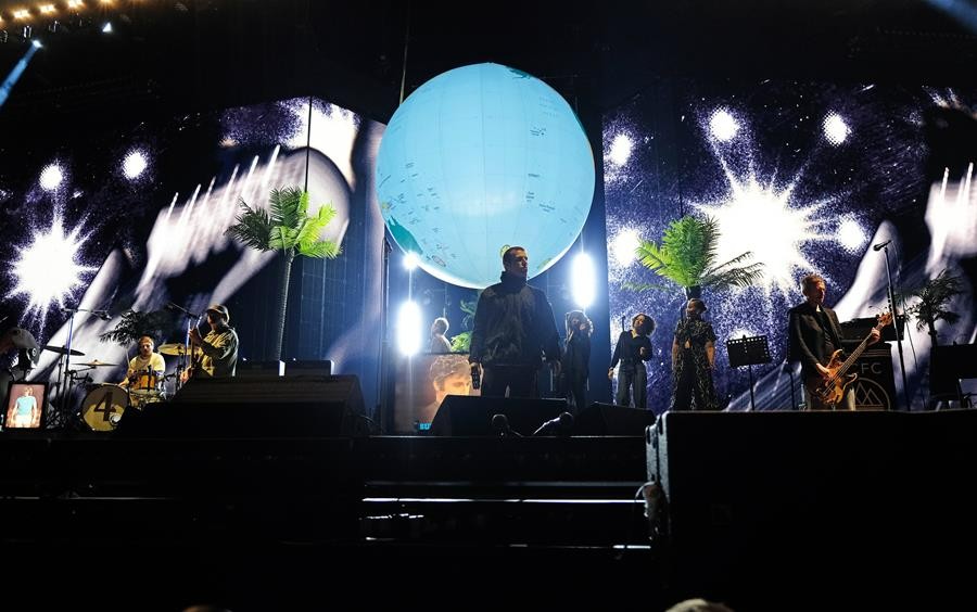 What's the story with the Definitely Maybe 30 Years tour? | AV Magazine