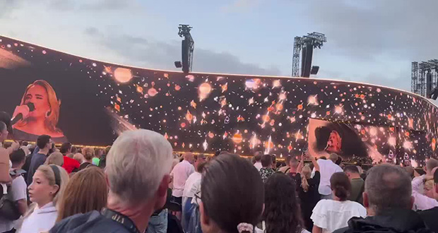 Guinness World Records confirms exact size of Adele's LED | AV Magazine