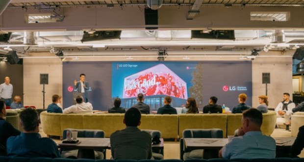 LG showcases display solutions for UK at ThinkBeyond LG showcases ...