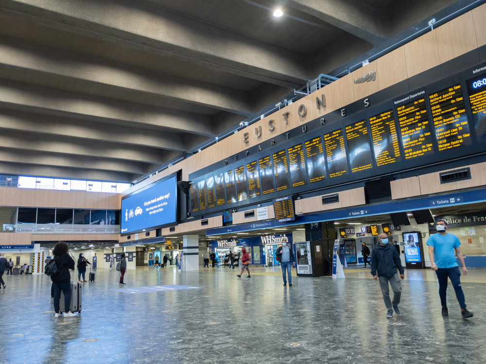 Giant LED screen at London's Euston station switched off | AV Magazine