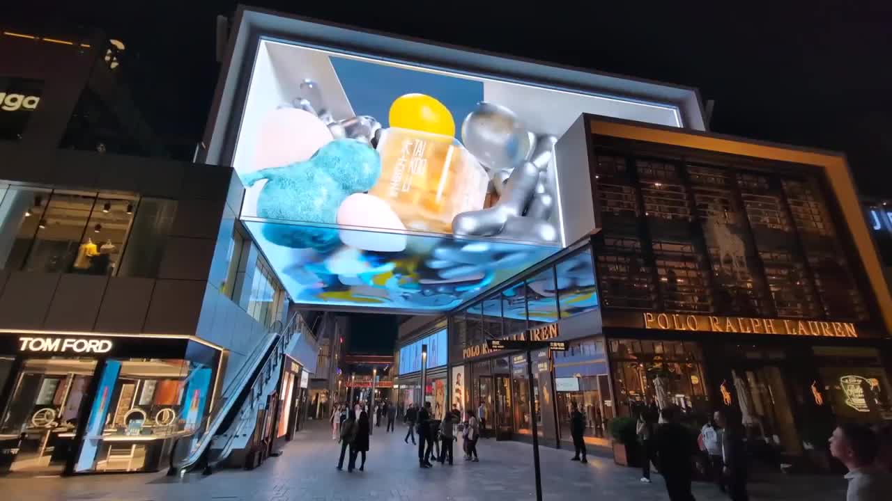 'Vertically angled' LED wall attracts attention at retail mall | AV ...
