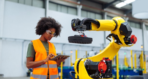 Projected signage 'safer for use with warehouse robots' | AV Magazine