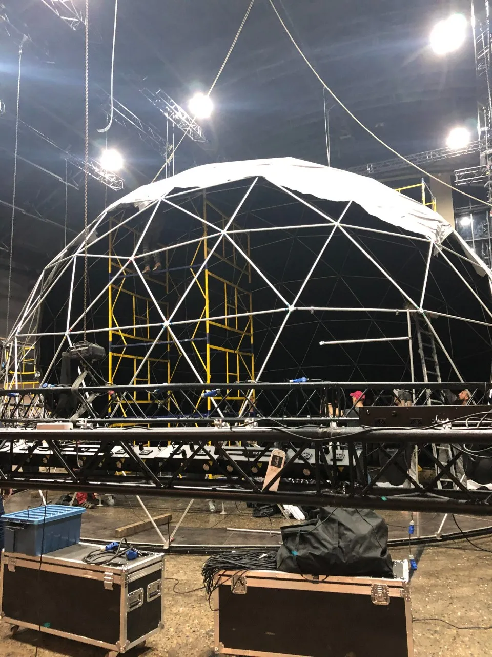 Touring 360° projection dome shows psychodelic visuals | AV Magazine