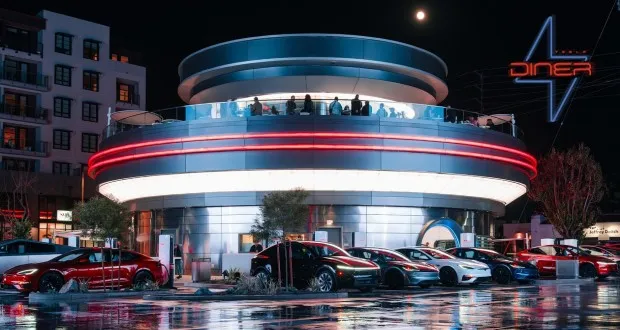 Robots serve popcorn at Tesla Diner with LED movie screens | AV Magazine