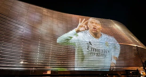 Real Madrid's stadium undergoes projection-mapping tests | AV Magazine