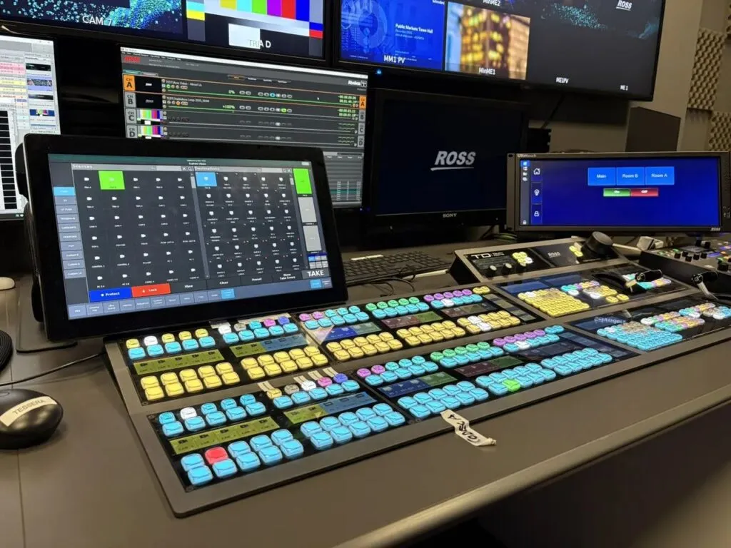 Finance house 'saves a fortune' with in-house broadcast AV | AV Magazine