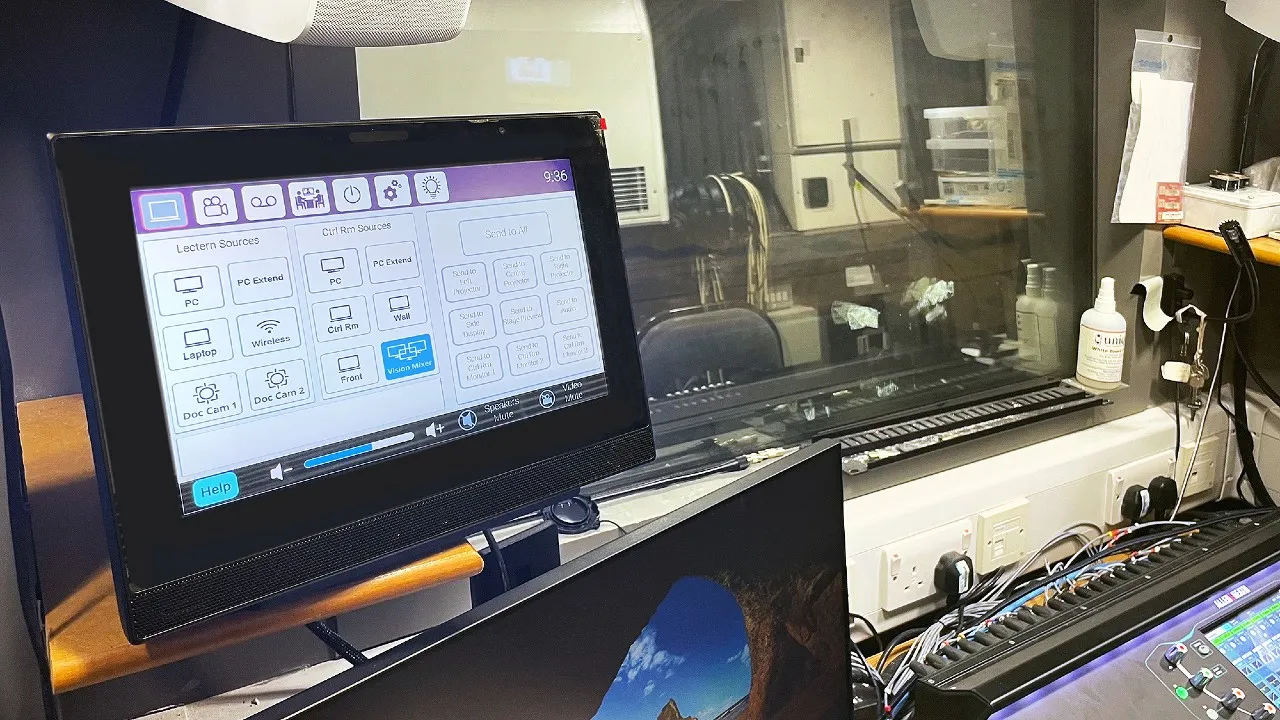 LSE’s flagship lecture theatre upgraded with Extron systems | AV Magazine