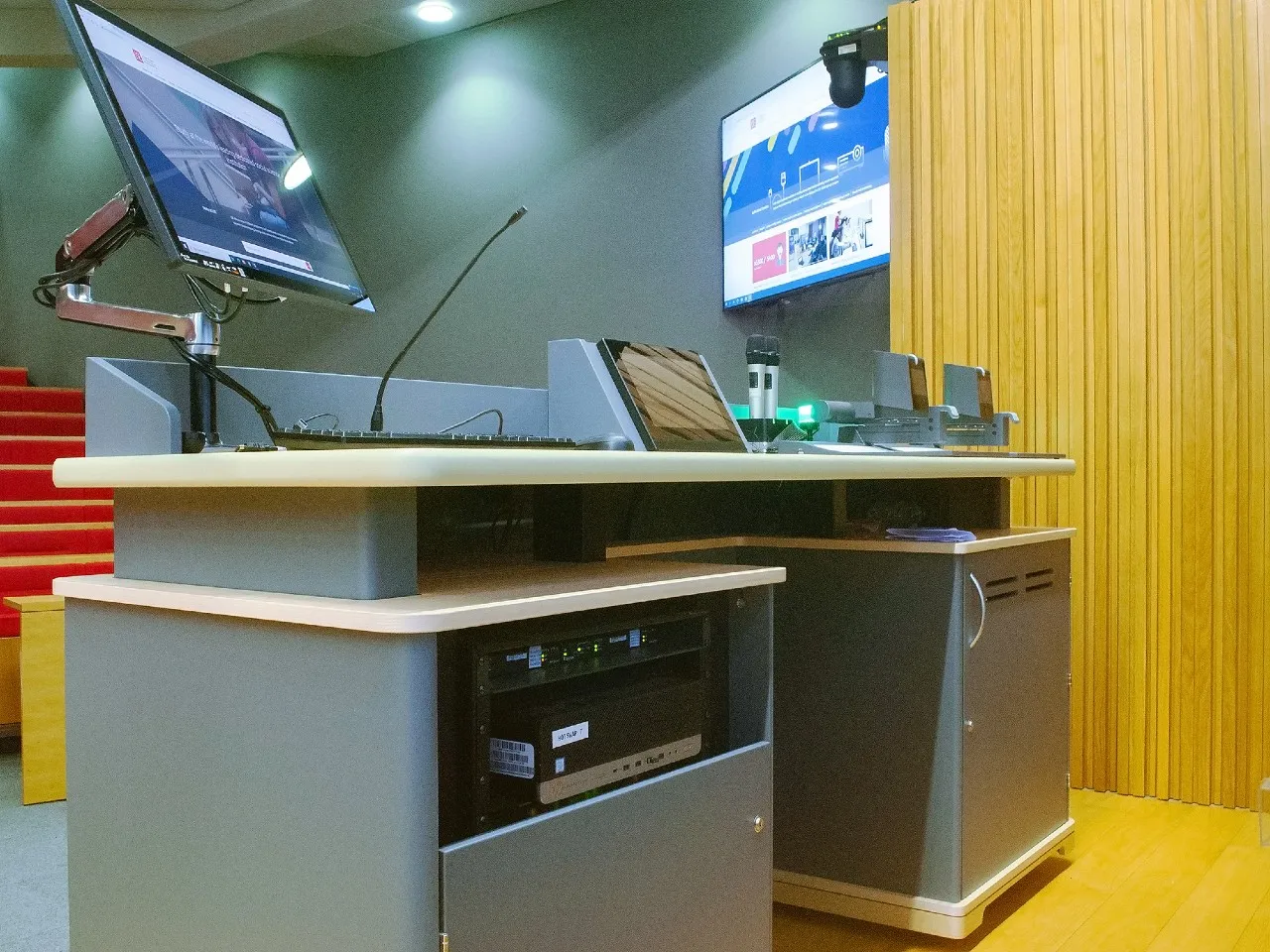 LSE’s flagship lecture theatre upgraded with Extron systems | AV Magazine